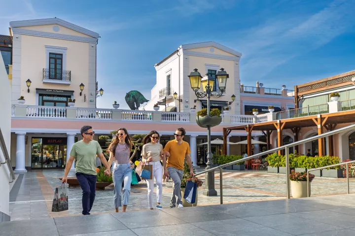 Ζήστε το πιο συναρπαστικό καλοκαίρι με μοναδικές εκπτώσεις και ...