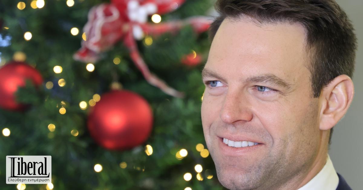 Ο Στέφανος ως… Αϊ Βασίλης του ΣΥΡΙΖΑ | Liberal.gr