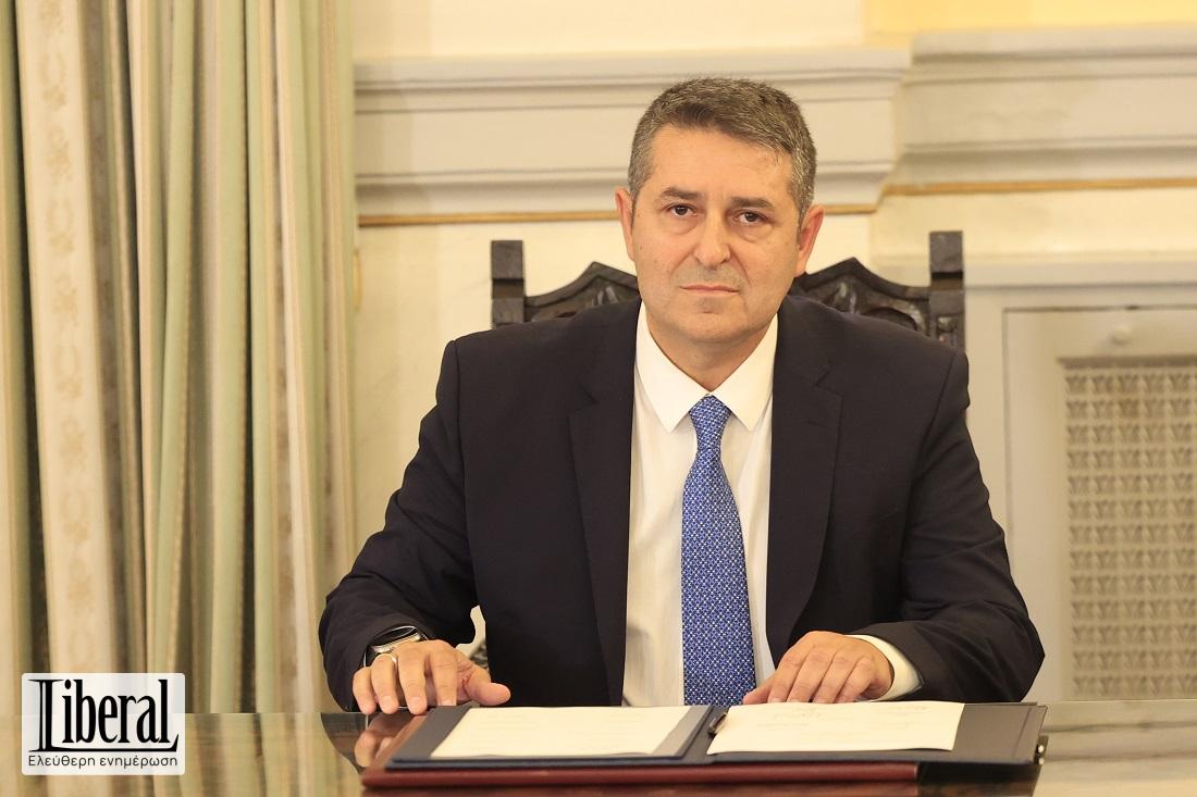 Μυλωνάκης σε Βαξεβάνη: Οι «νεκροθάφτες» της Novartis μιλούν για δήθεν ...