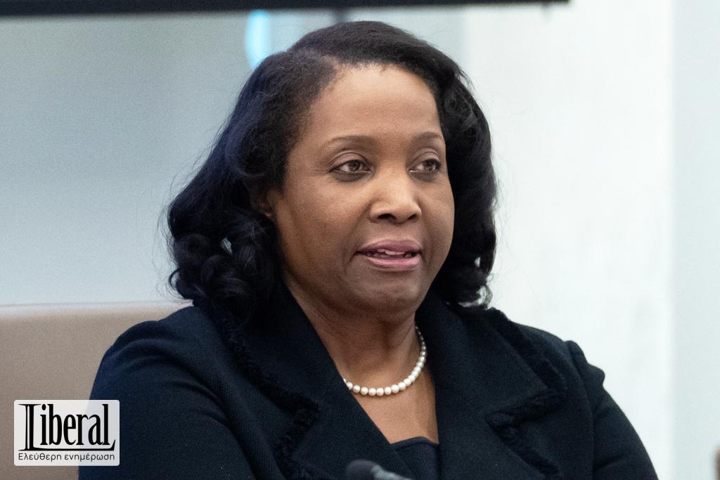 «Κόντρα» Τραμπ με την Fed: Παραμένει στη θέση της η Λίζα Κουκ - Τον ...